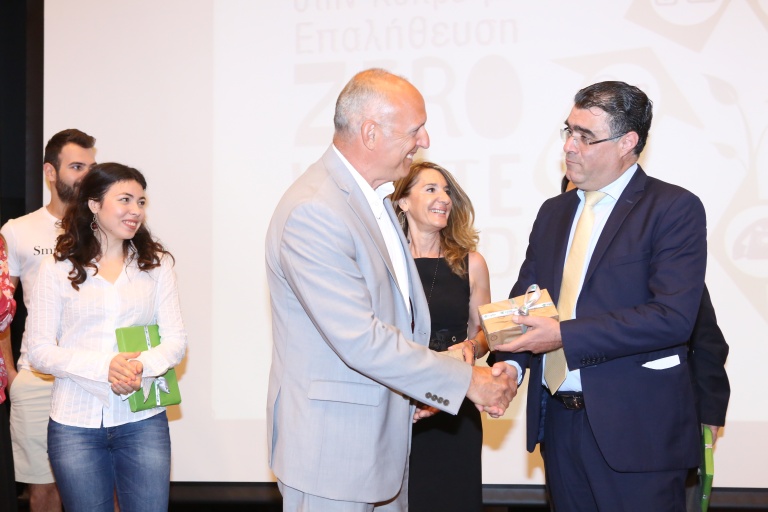 ΑΠΟΔΟΣΗ ΤΙΜΗΣ ΚΑΙ ΒΡΑΒΕΥΣΗ ΤΟΥ ΛΙΜΕΝΙΚΟΥ ΤΑΜΕΙΟΥ ΣΚΥΡΟΥ & ΤΟΥ ...
